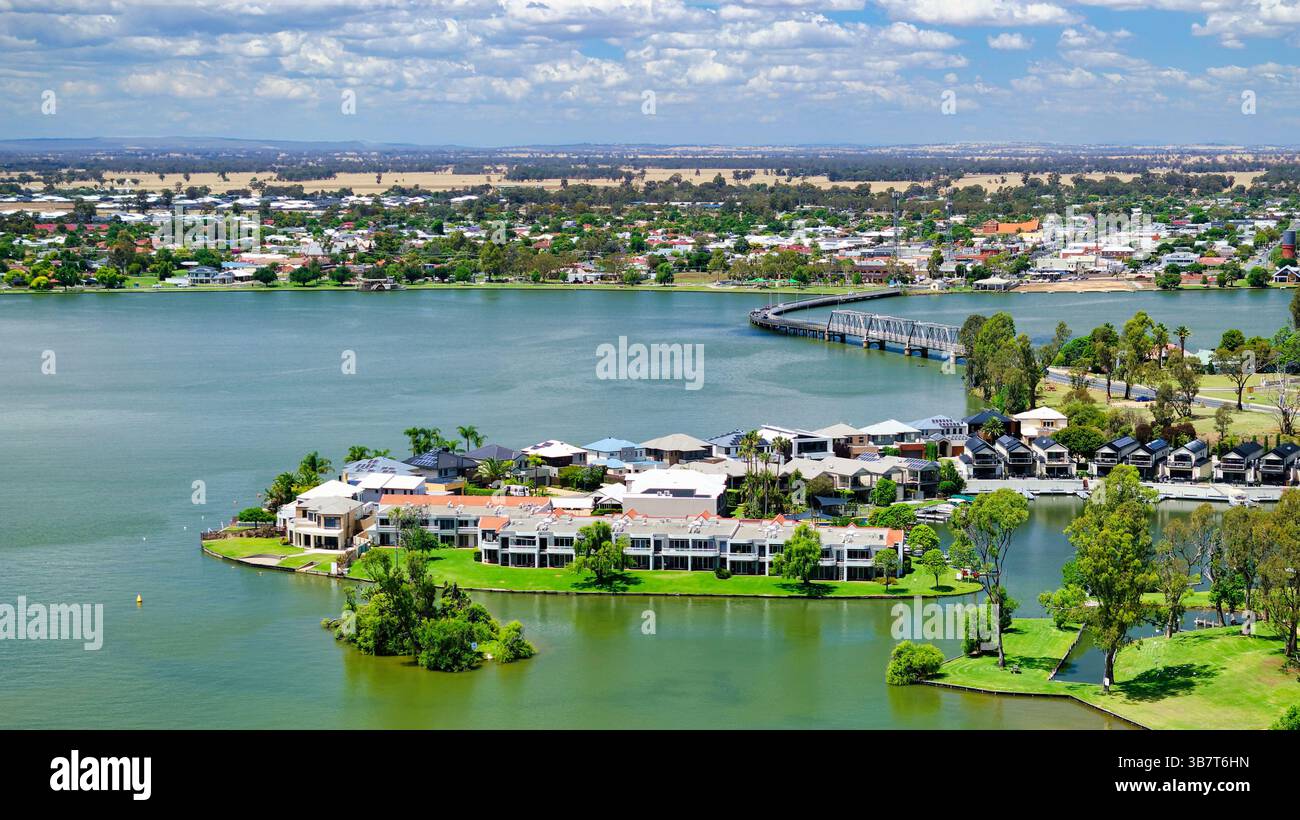 Yarrawonga bridge hi-res stock photography and images - Alamy