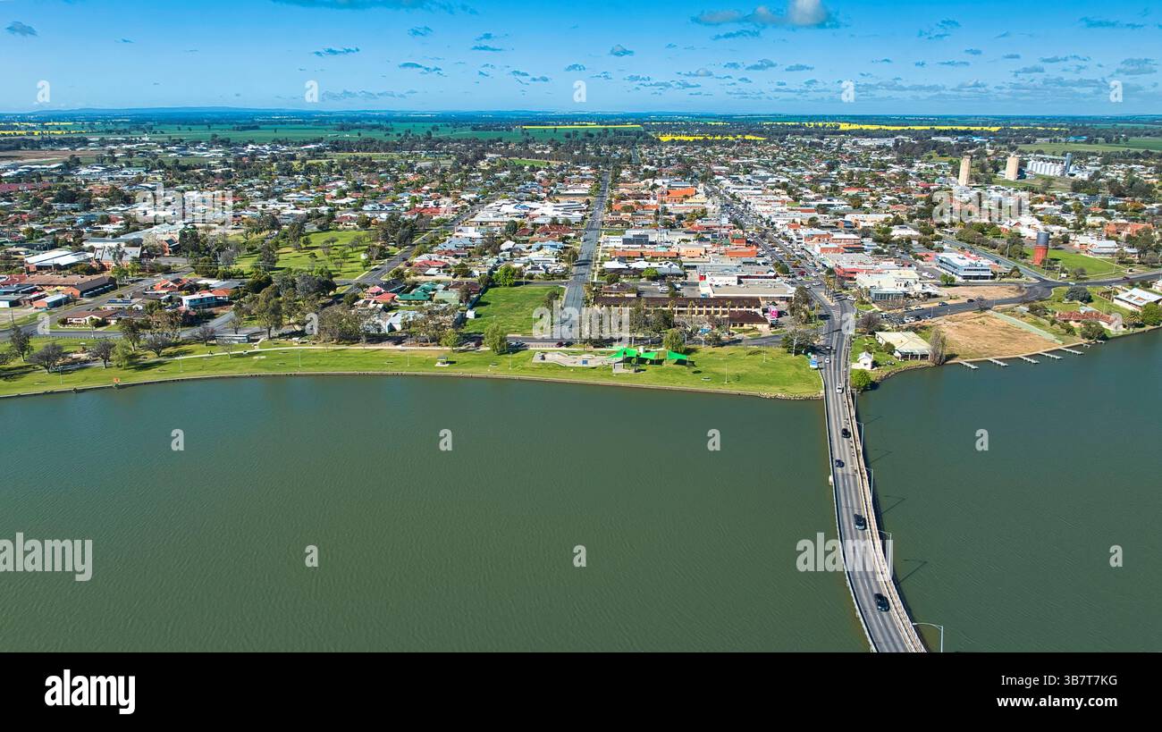 Yarrawonga bridge hi-res stock photography and images - Alamy