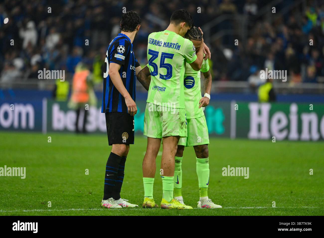 Giuseppe Meazza, Milan, Italy. 6th May, 2025. Raphinha of FC Barcelona reacts after defeat ...