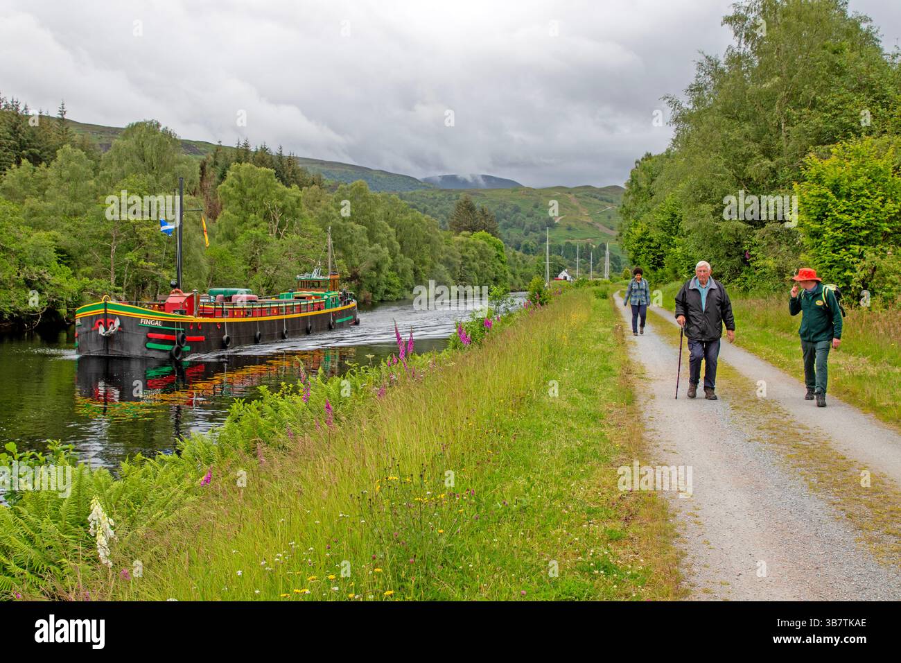 Great Glen Way hikers on a towpath near Fort Augustus Stock Photo - Alamy