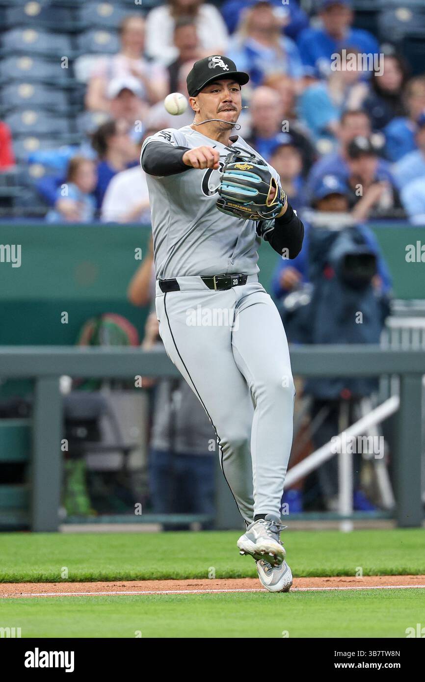 Kansas City, MO, USA. 6th May, 2025. Chicago White Sox third baseman ...