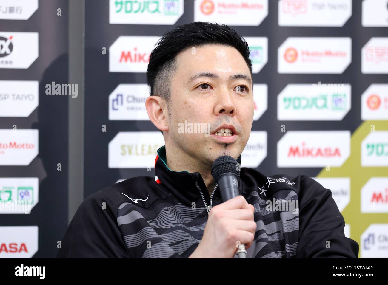 Tokyo, Japan. 2nd May, 2025. Daisuke Sakai () Volleyball : 2024-25 SV.LEAGUE Women Championship ...