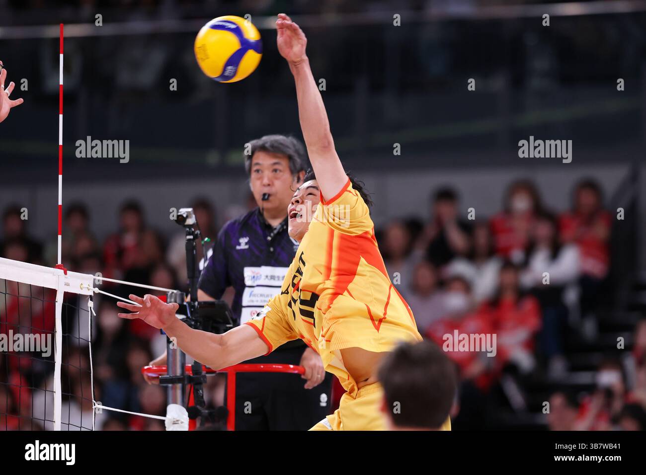 Tokyo, Japan. 3rd May, 2025. Kento Miyaura () Volleyball : 2024-25 SV ...