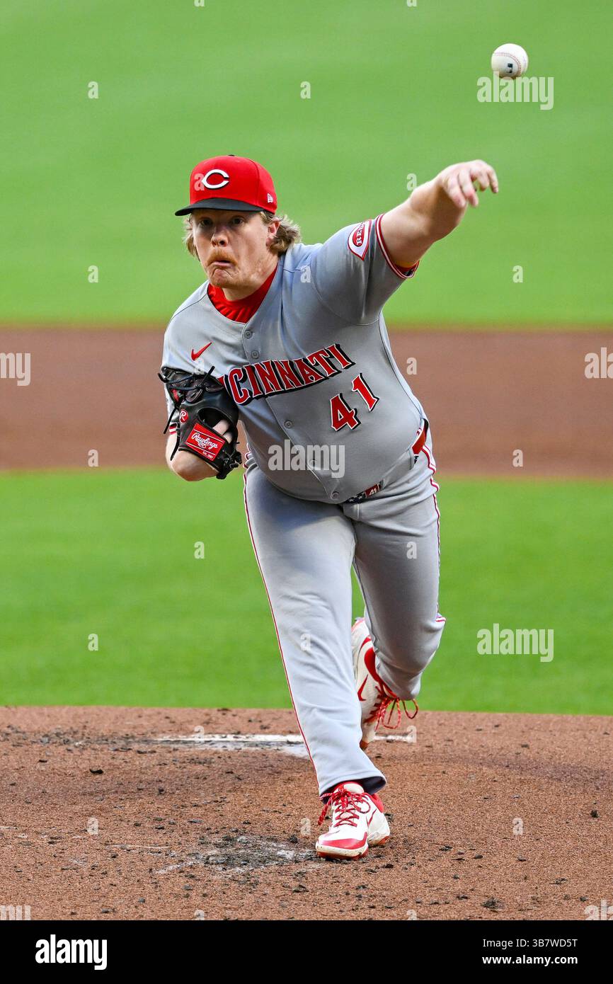 ATLANTA, GA – MAY 06: Cincinnati starting pitcher Andrew Abbott (41 ...