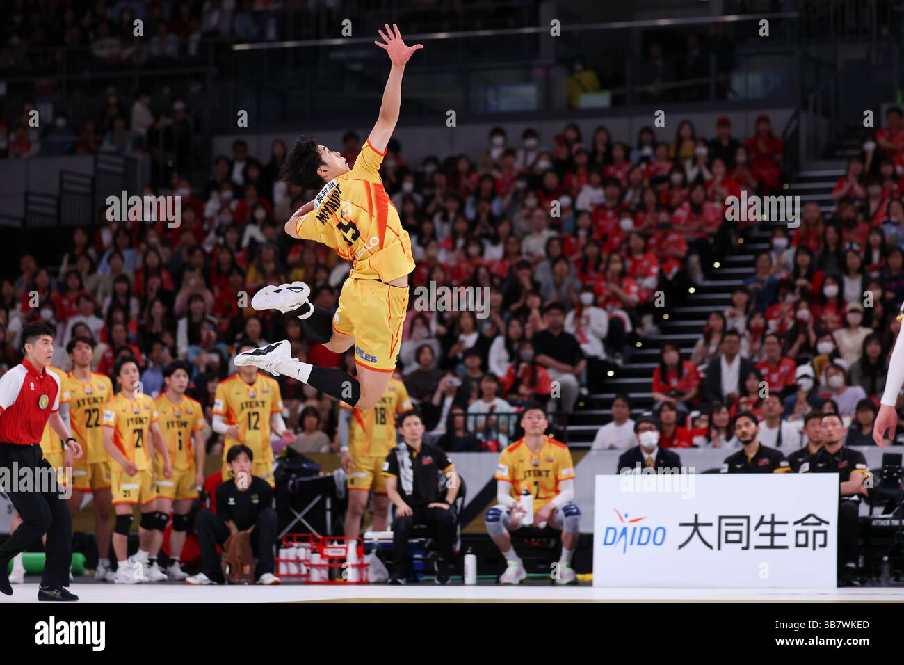 Kento Miyaura (), MAY 3, 2025 - Volleyball : 2024-25 SV.LEAGUE Men ...
