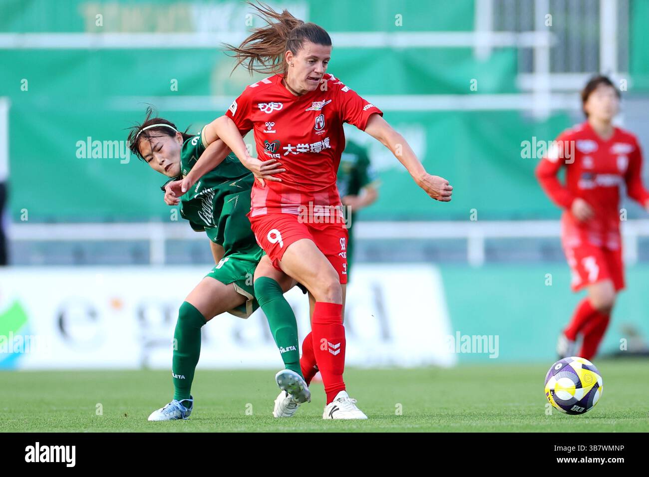 (L-R) Miharu Shinjo (Beleza), Carlota Suarez (Leonessa), MAY 4, 2025 ...