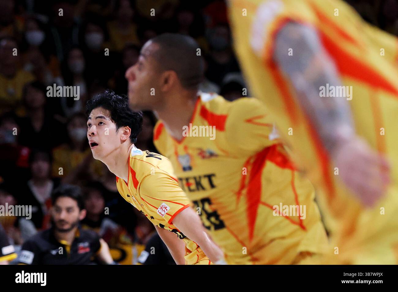 Chiba, Japan. 5th May, 2025. Kento Miyaura () Volleyball : 2024-25 SV ...
