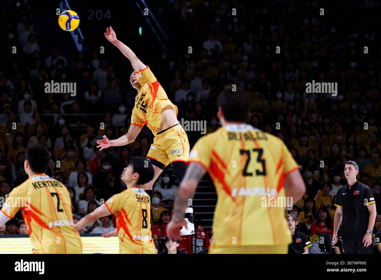 Chiba, Japan. 5th May, 2025. Kento Miyaura () Volleyball : 2024-25 SV ...