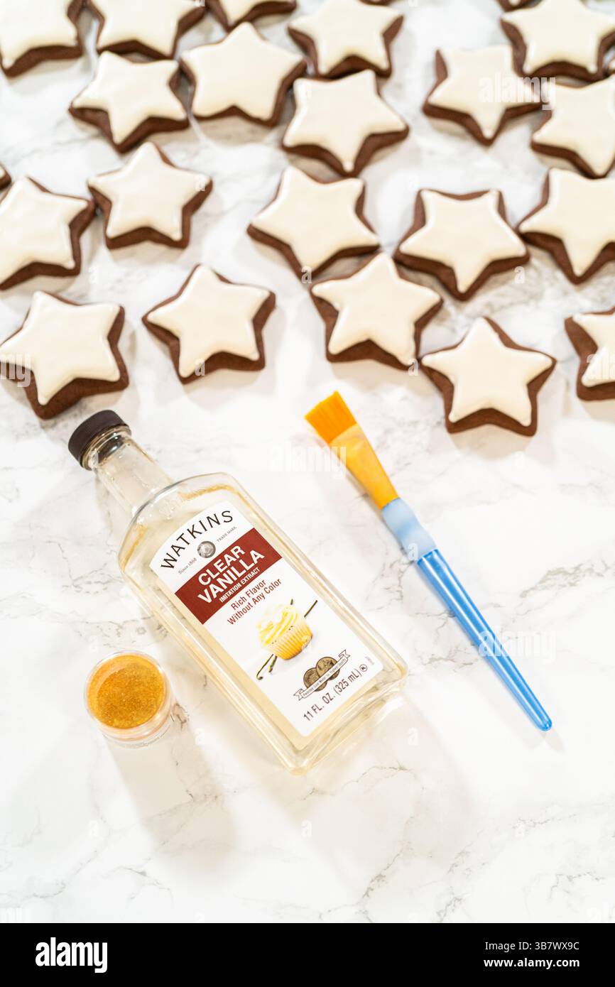 Perfectly Icing Star Cookies with Royal Icing Stock Photo - Alamy
