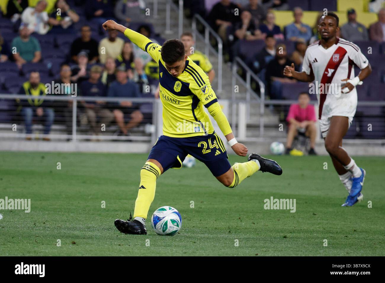 NASHVILLE, TN - MAY 06: Nashville SC forward Jonathan Pérez #24 takes a ...
