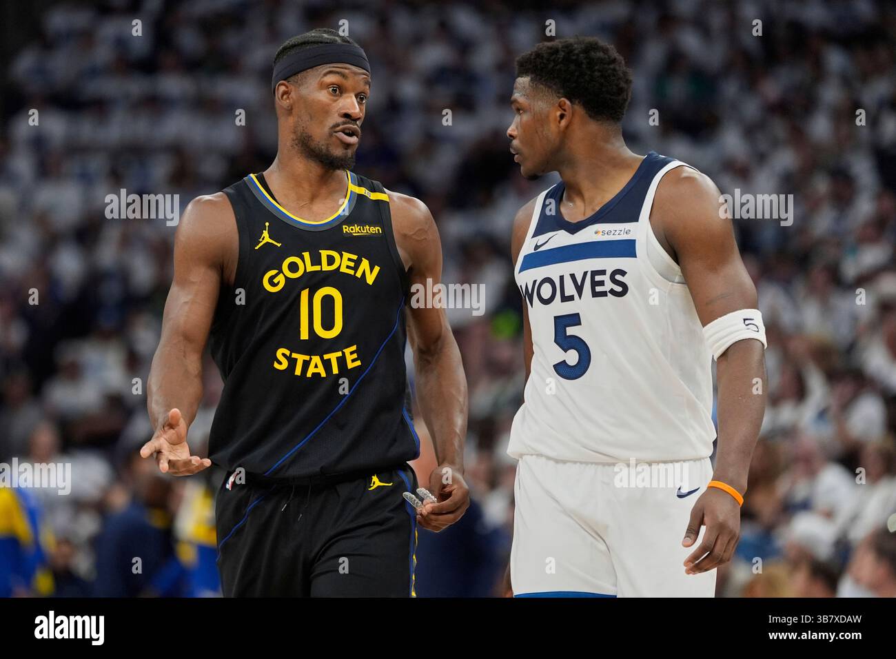 Golden State Warriors forward Jimmy Butler III (10) and Minnesota ...