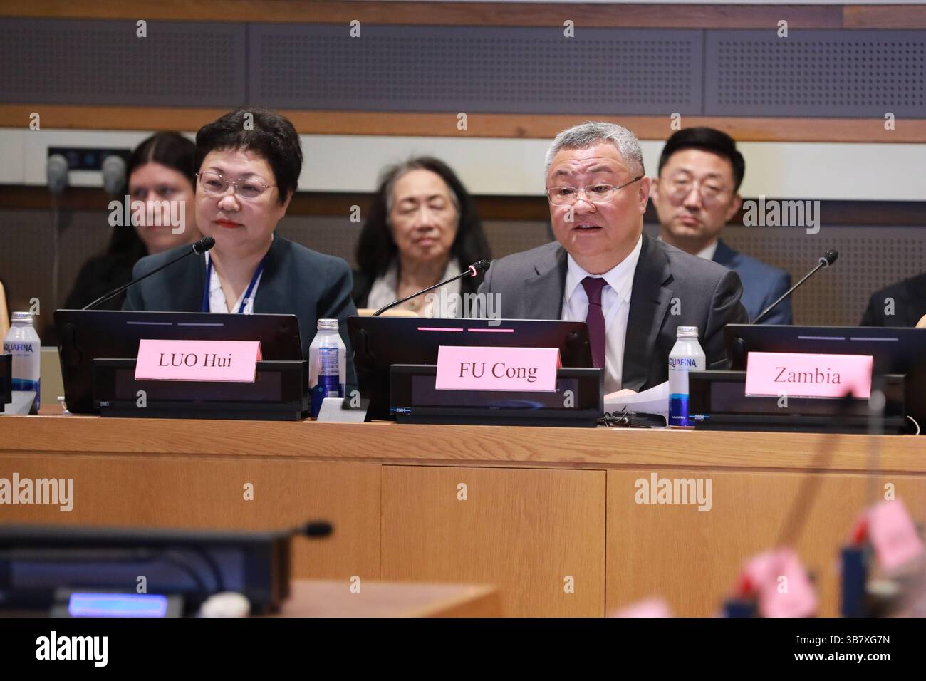 (250507) -- UNITED NATIONS, May 7, 2025 (Xinhua) -- Fu Cong (R, front ...