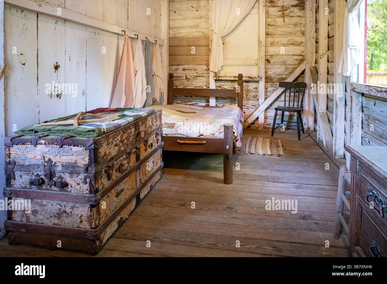 ELIZA'S HOUSE (1870) SLAVE HOUSE MIDDLETON PLACE (1730) CHARLESTON ...