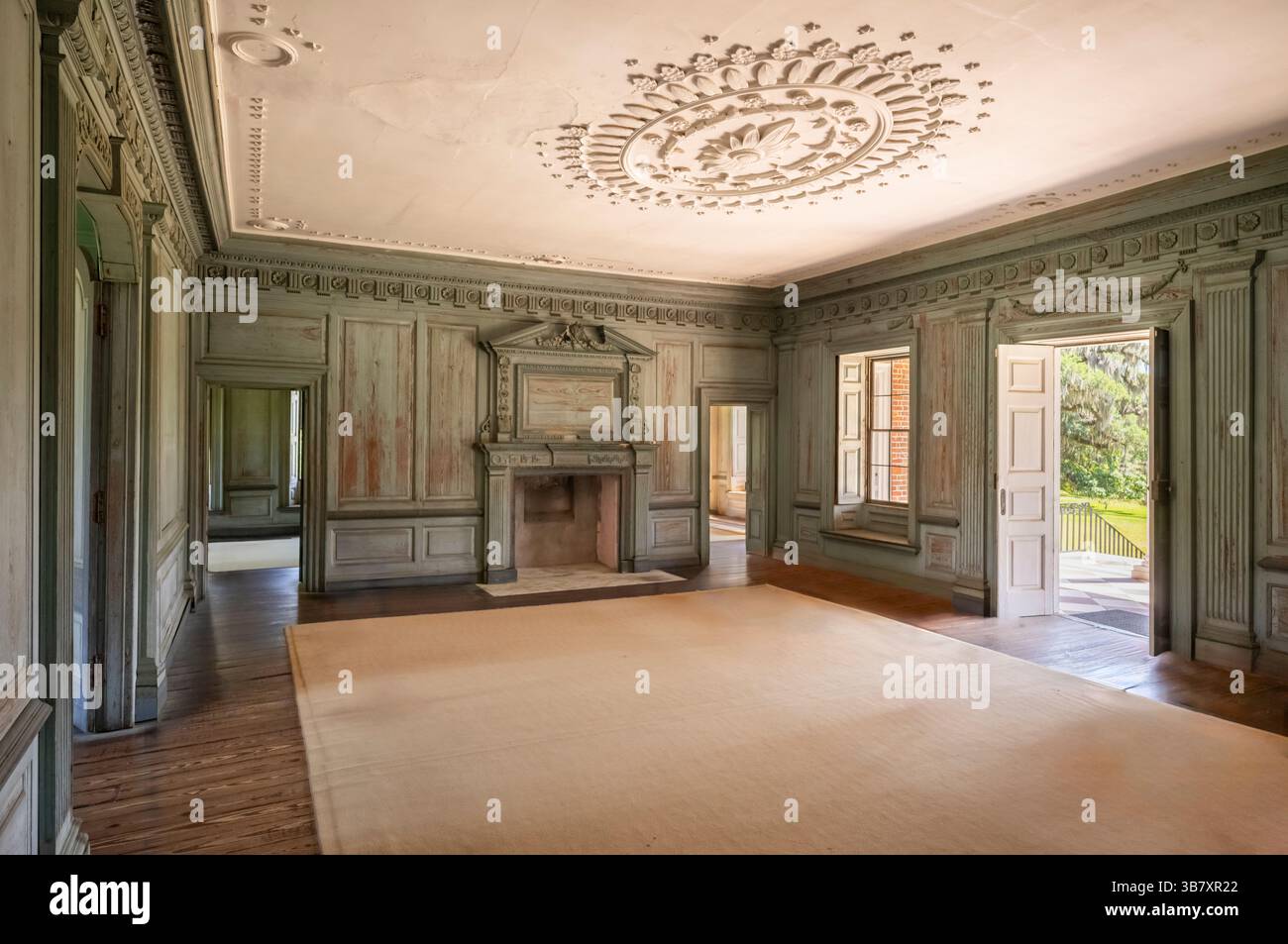 Drayton hall plantation house gardens hi-res stock photography and ...