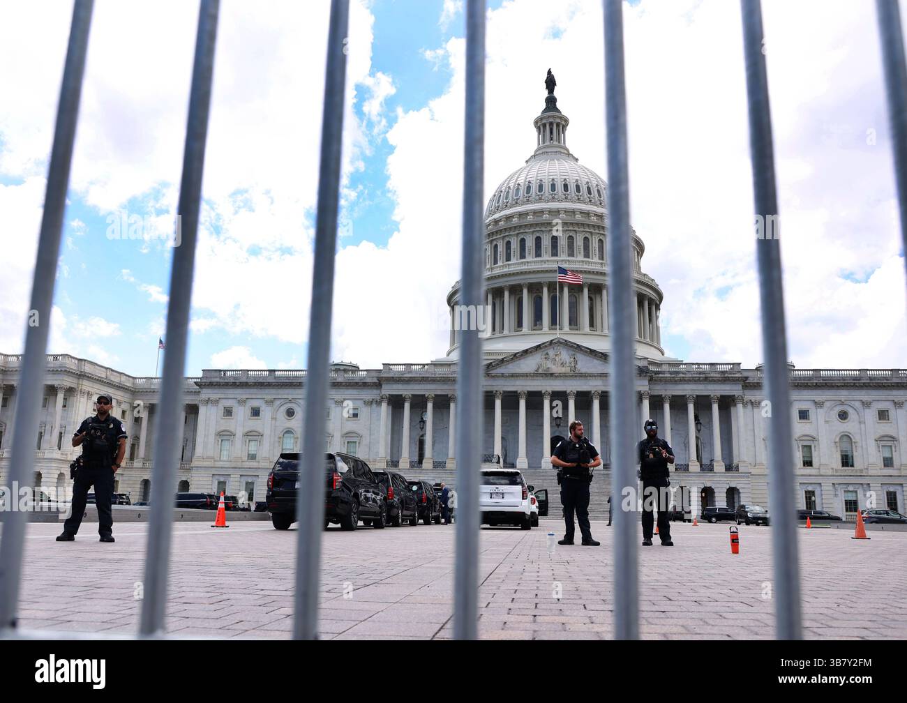 Washington Dc, Virginia, USA. 6th May, 2025. Capitol Police officers ...