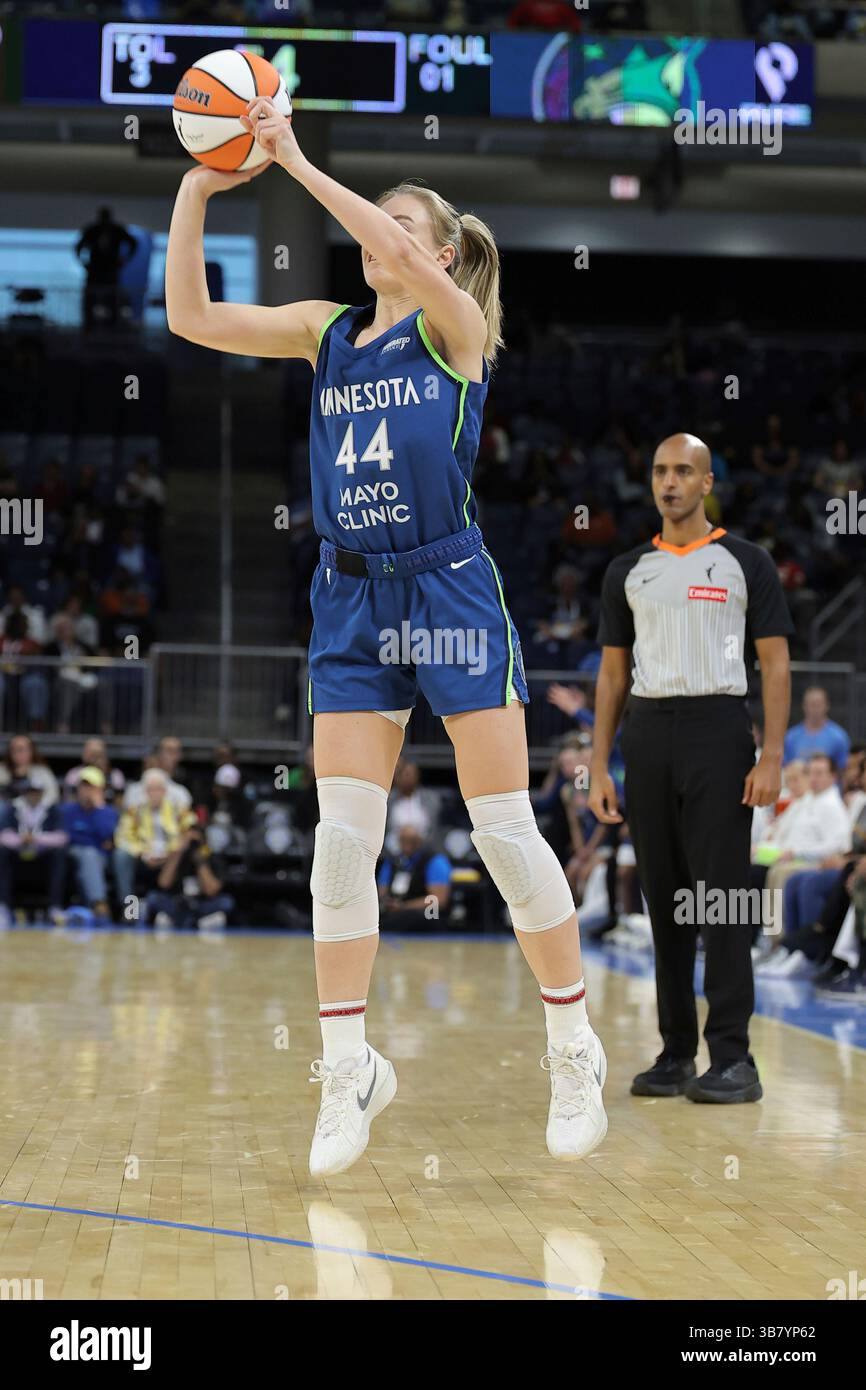 CHICAGO, IL - MAY 06: Karlie Samuelson #44 of the Minnesota Lynx shoots ...