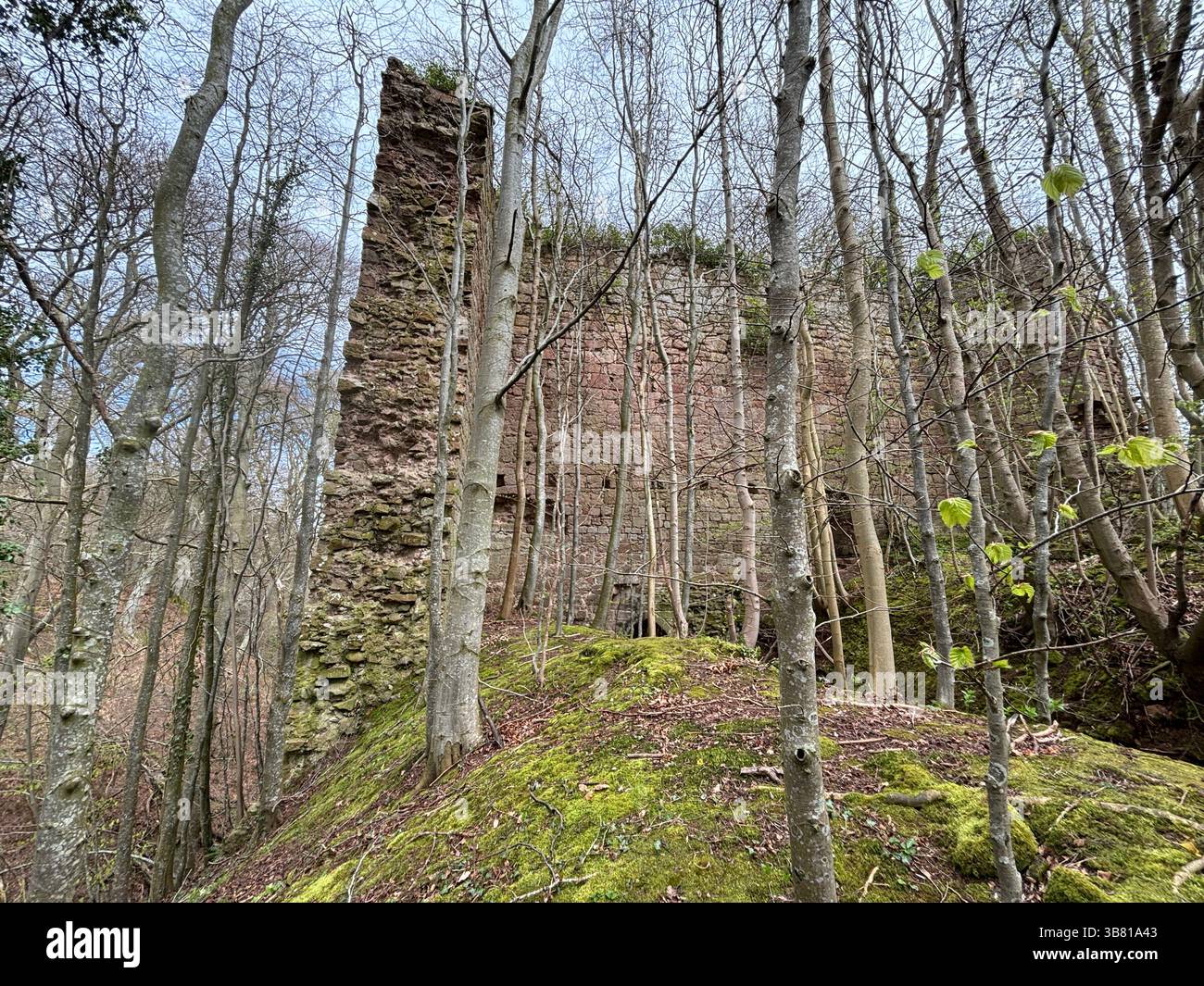 Yester Castle Ruin. Haunted Goblin castle spooky haunted stone ...