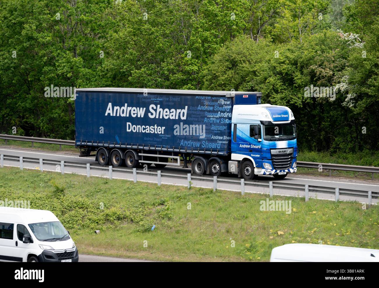Andrew Sheard Doncaster DAF lorry joining the M40 motorway at Junction ...