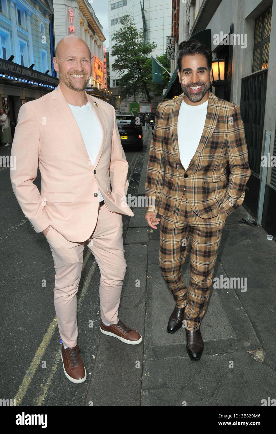 Ranj Singh (right) and guest at the Oscar's Book Prize 2025 sponsored ...