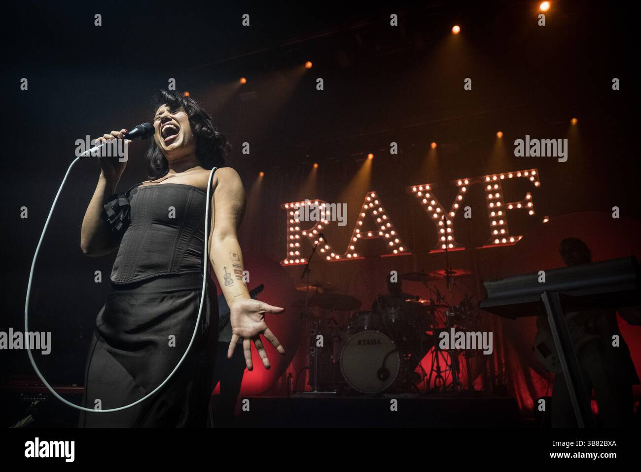 Raye singer hi-res stock photography and images - Alamy