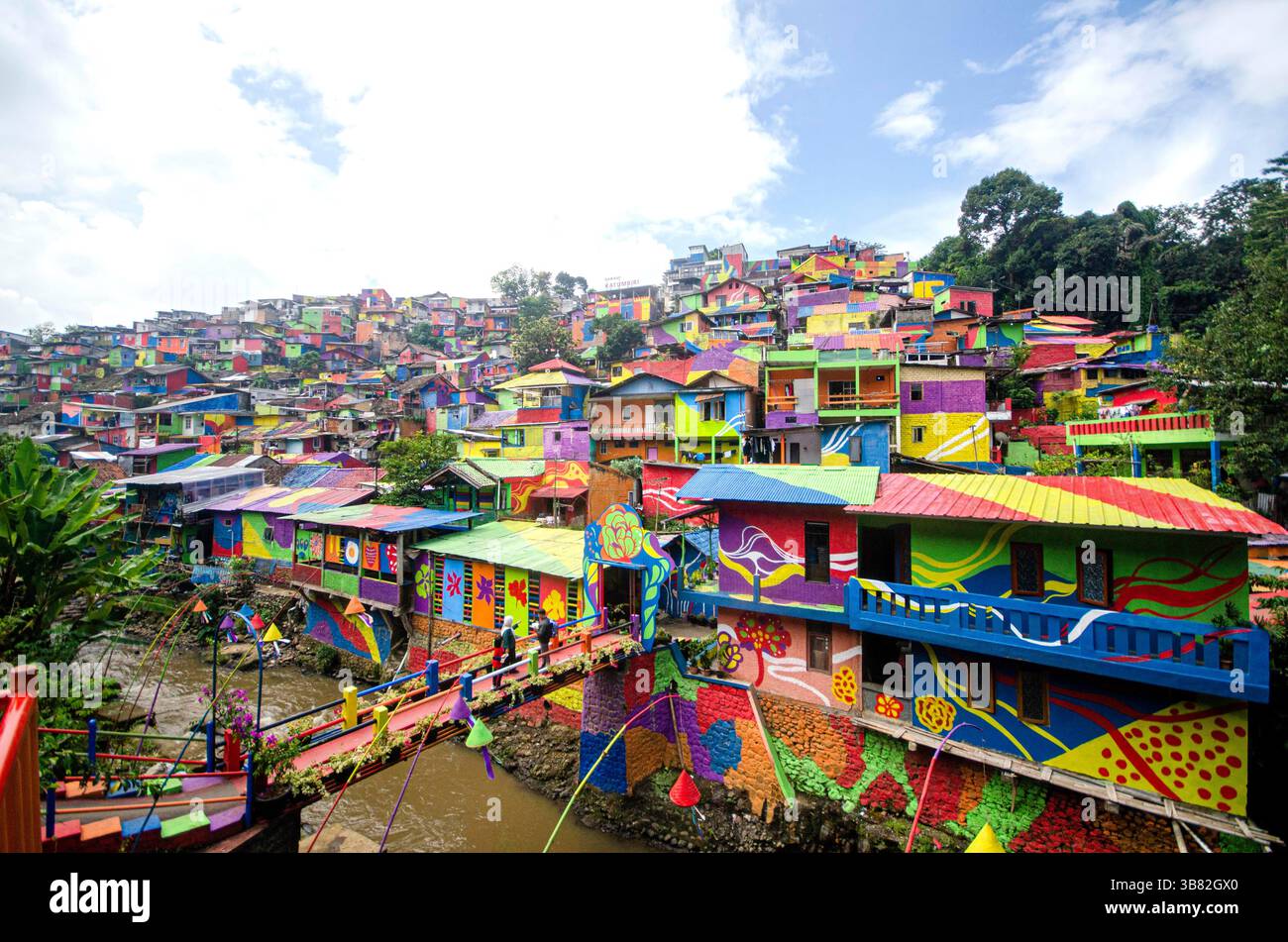 Bandung, Indonesia. 7th May, 2025. This photo shows a view of Katumbiri ...