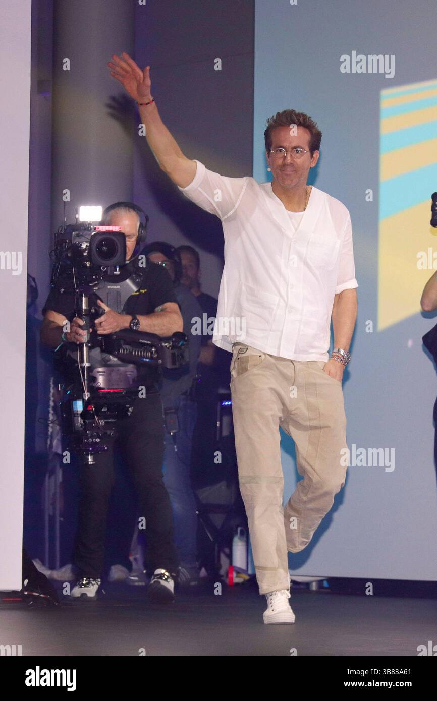 Ryan Rodney Reynolds, OC ist ein kanadisch-US-amerikanischer ...