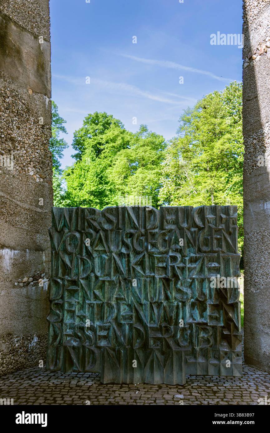 Das Tor der Toten, die Rheinberger Totengedächtnisstätte an der ...