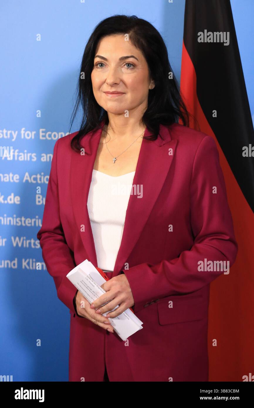 Übergabe des Bundeswirschaftsministerium von Robert Habeck an Katharina ...