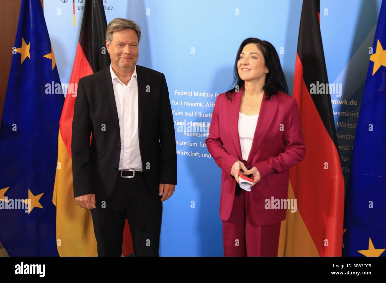 Übergabe des Bundeswirschaftsministerium von Robert Habeck an Katharina ...