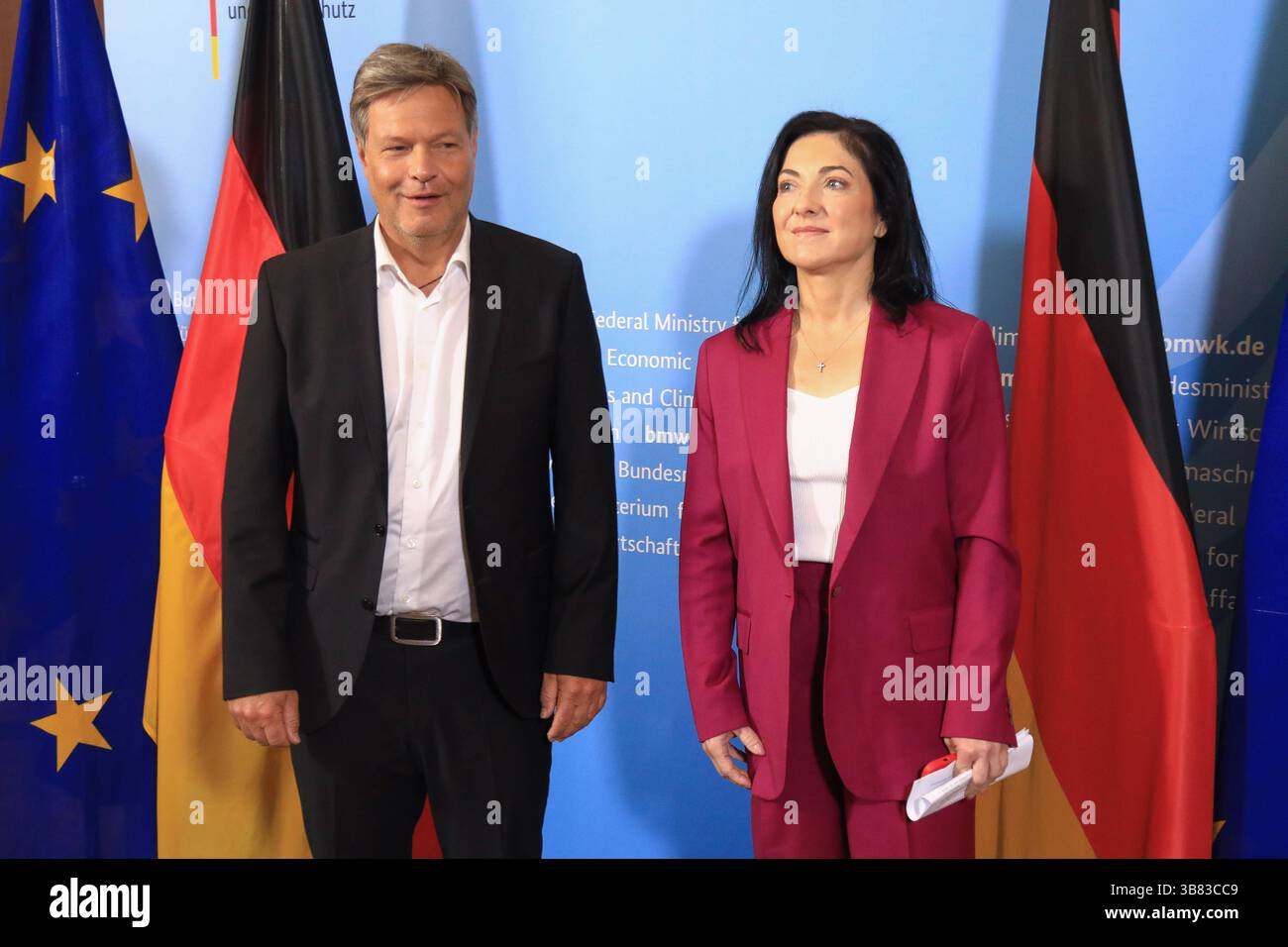 Übergabe des Bundeswirschaftsministerium von Robert Habeck an Katharina ...