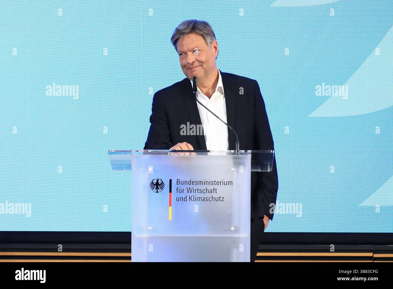 Übergabe des Bundeswirschaftsministerium von Robert Habeck an Katharina ...