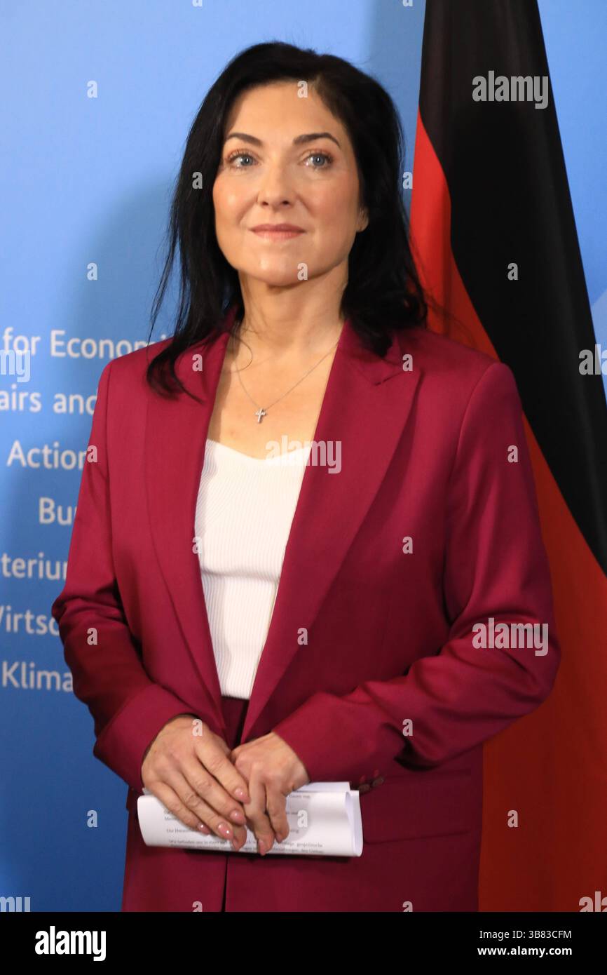 Übergabe des Bundeswirschaftsministerium von Robert Habeck an Katharina ...