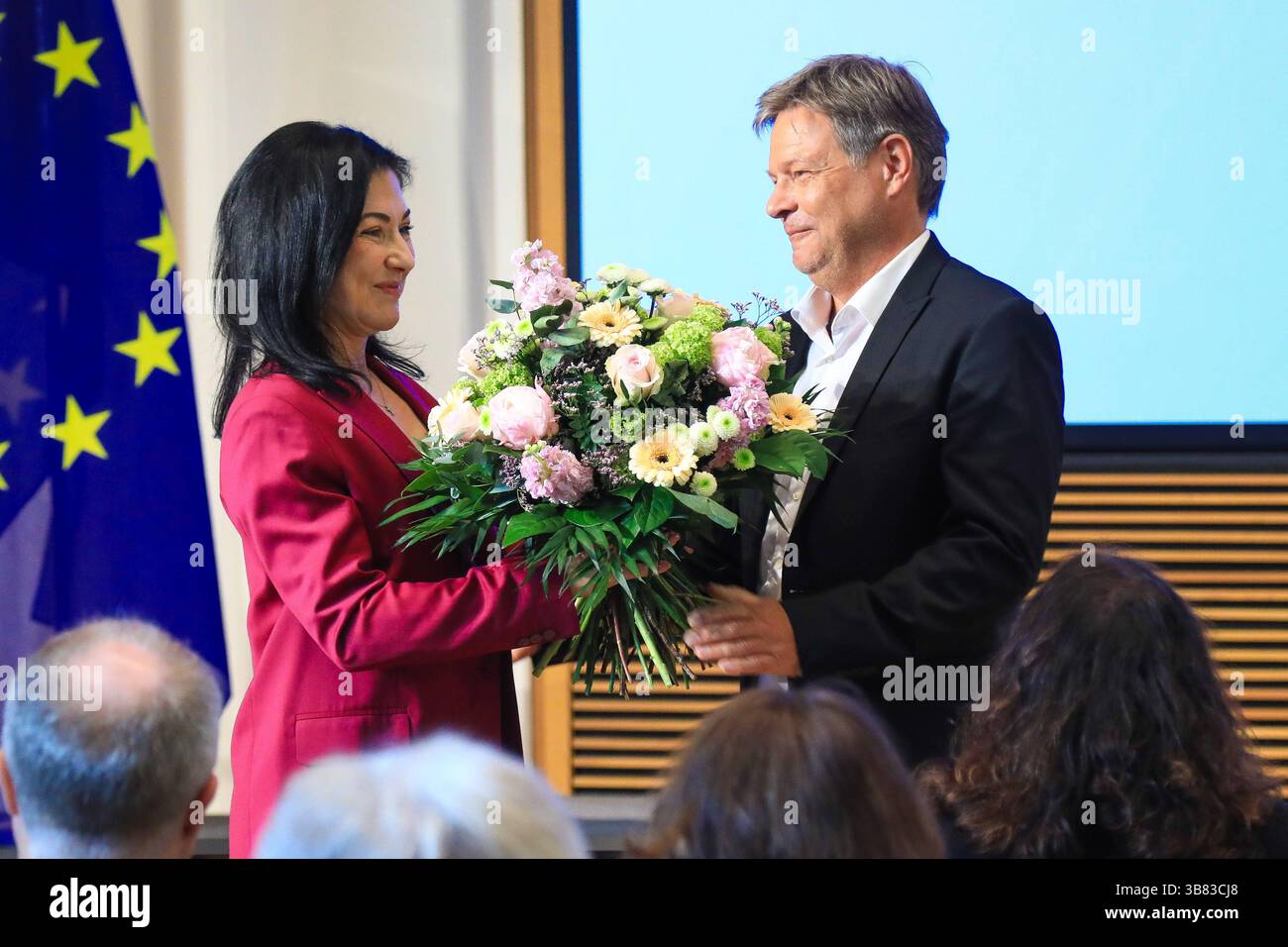 Übergabe des Bundeswirschaftsministerium von Robert Habeck an Katharina ...