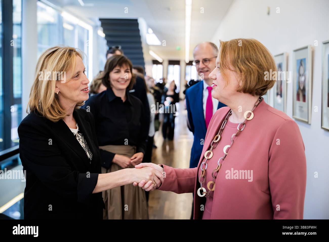 07 May 2025, Berlin: Karin Prien (CDU, front l-r), Federal Minister of ...