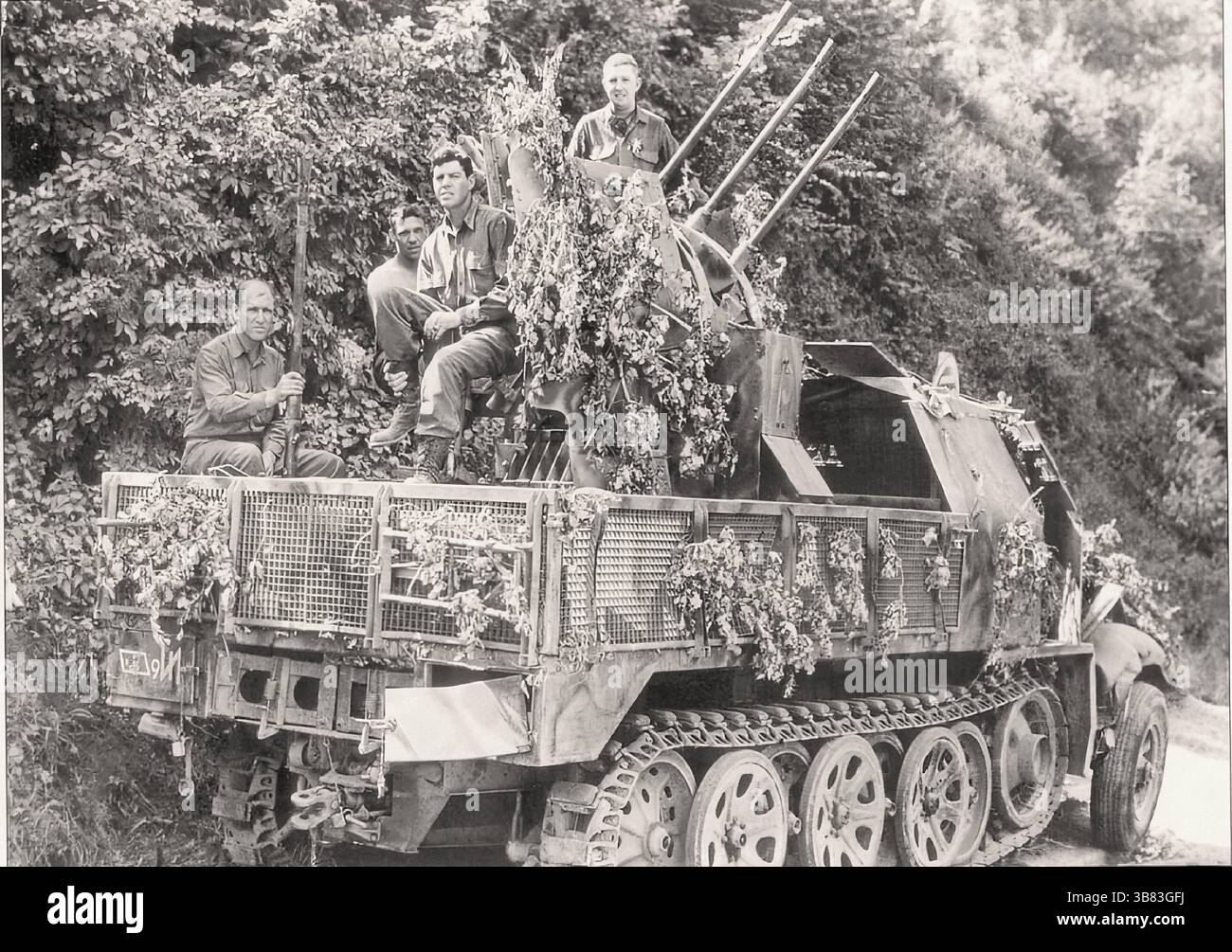 20 mm Flakvierling SdKfz 7 - 1 - Historical document, photographer ...