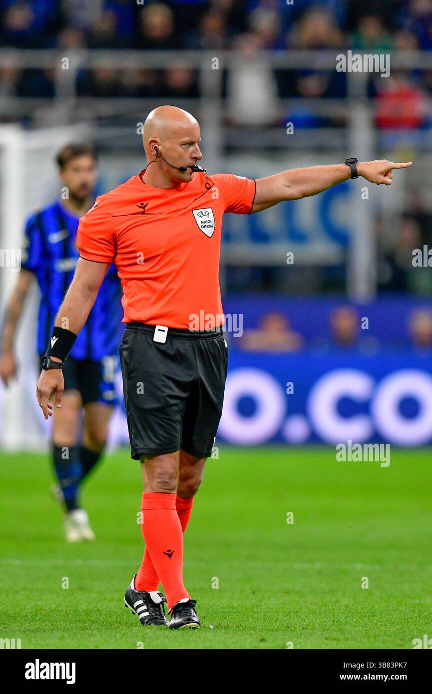 Milano, Italy. 06th May, 2025. Referee Szymon Marciniak seen during the ...