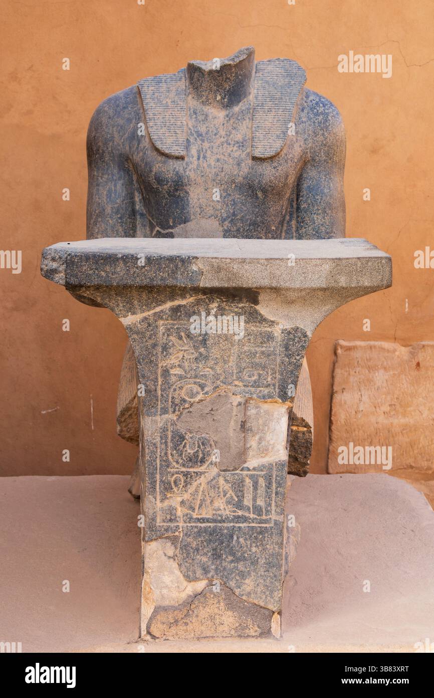 Headless Pharaoh statue, Karnak Temple, Luxor, Egypt Stock Photo - Alamy