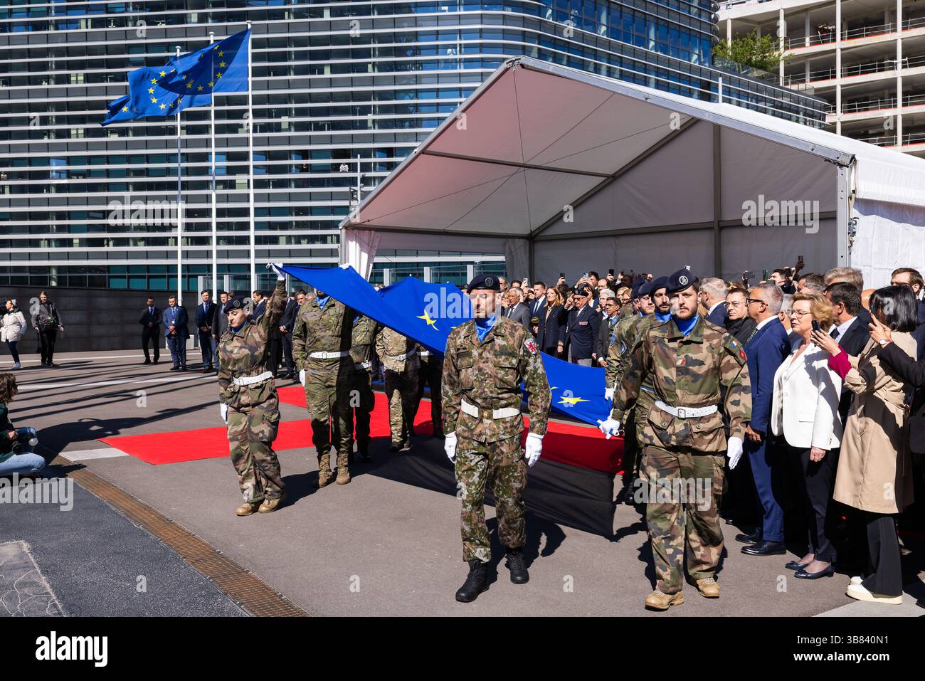 07 May 2025, France, Straßburg: Soldiers from various European nations ...