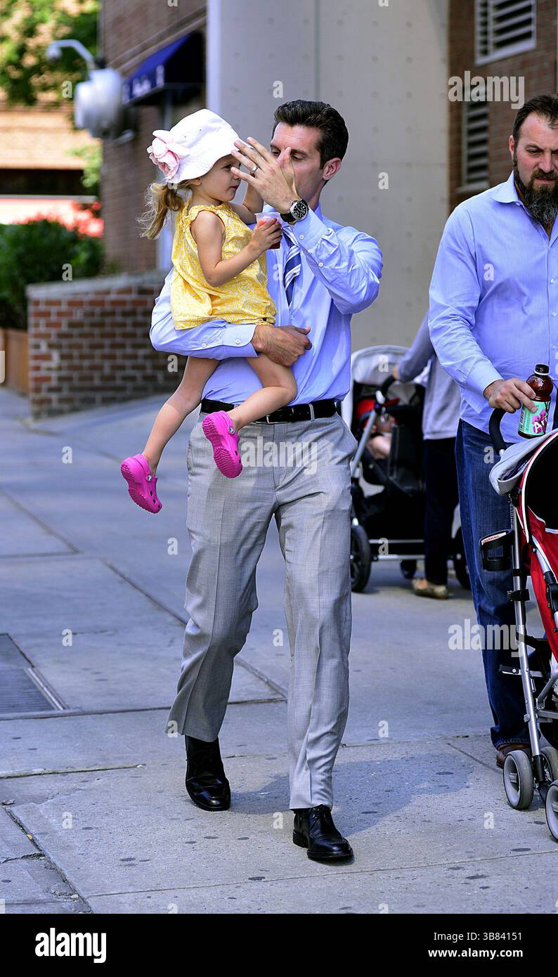 Jason Hoppy and his daughter Bryn in New York City - 20 June 2013 Stock ...