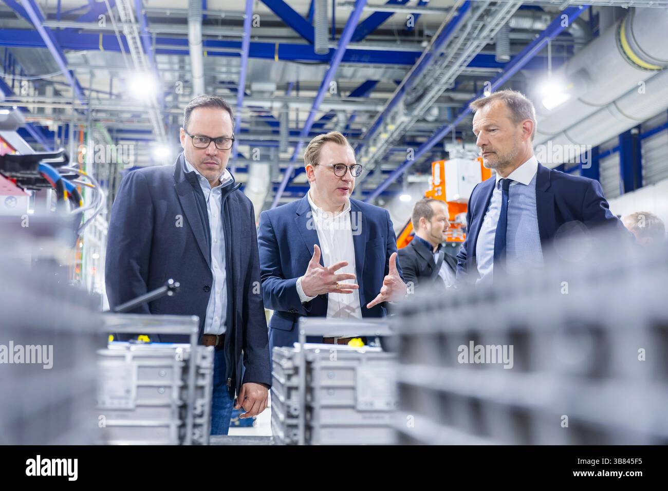 Sachsens Wirtschafts- und Energieminister Dirk Panter besucht die JT ...