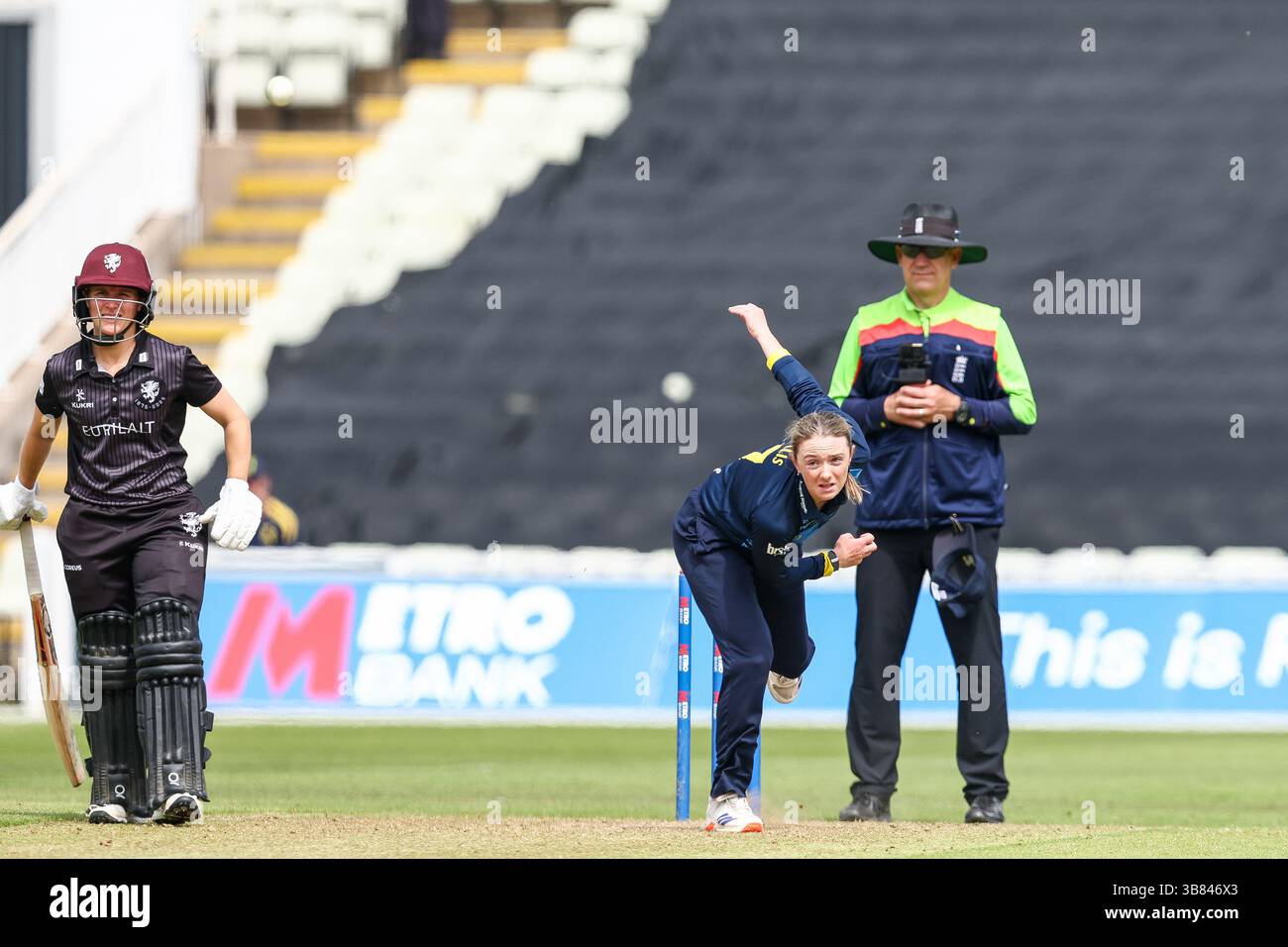 #7, Bethan Ellis of Warwickshire in action bowling during the Metrobank ...