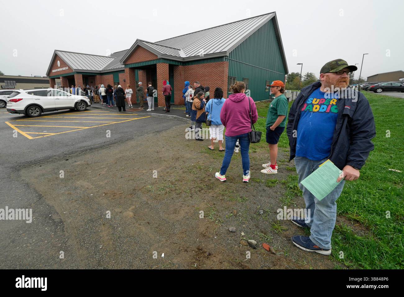 Matthew Nason of Vassalboro, Maine, who needed to file forms for his ...
