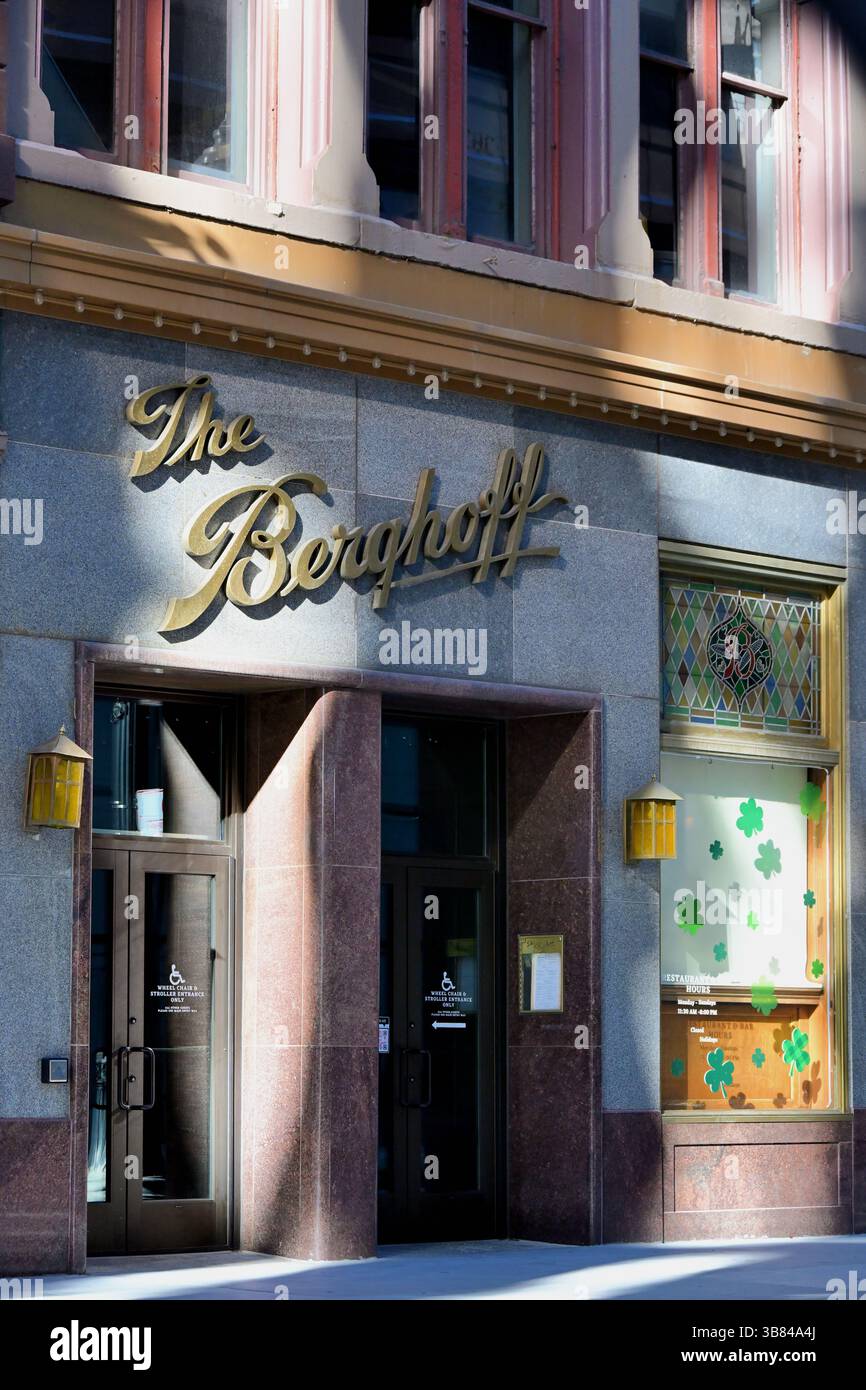 Chicago, Illinois, USA. The Berghoff Restaurant on Adams Street in the ...