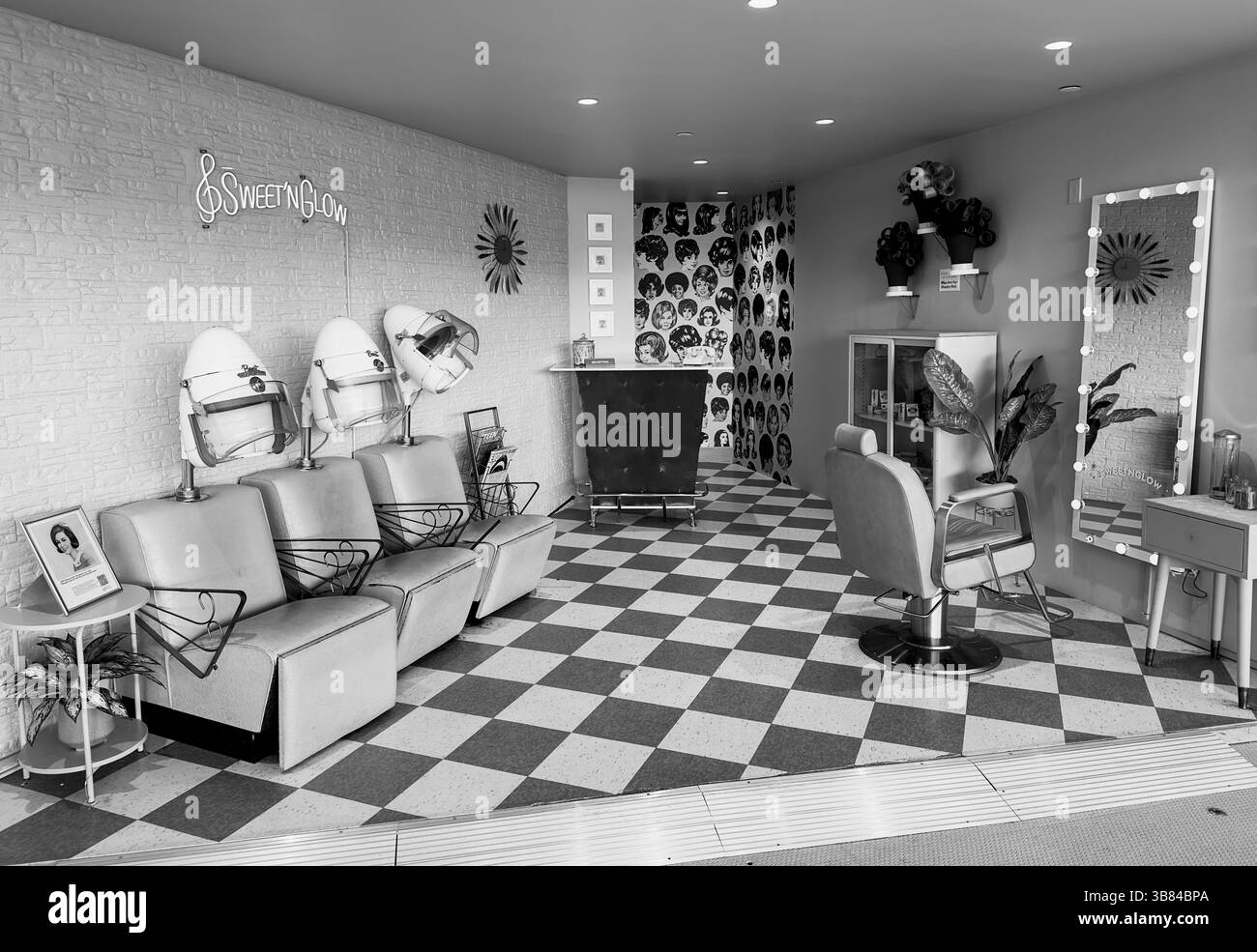 The TWA Hotel at JFK International Airport Terminal 5 in Flushing ...