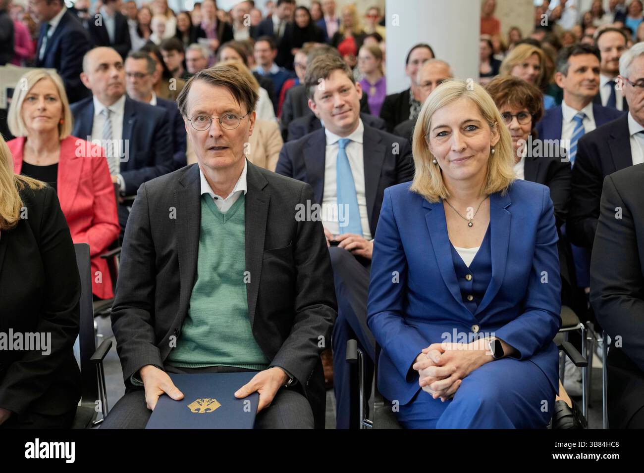 Outgoing Health Minister Karl Lauterbach, left, and new German Health ...