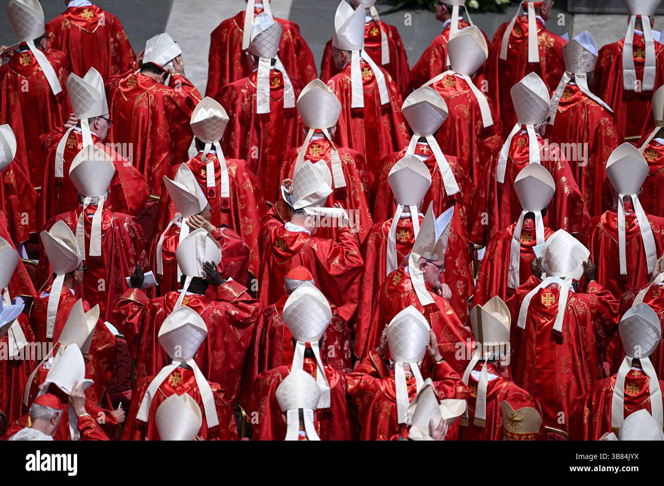 Rom, Vatikan 26.04.2025 Beerdigung Papst Franziskus: Kardinael bei der ...