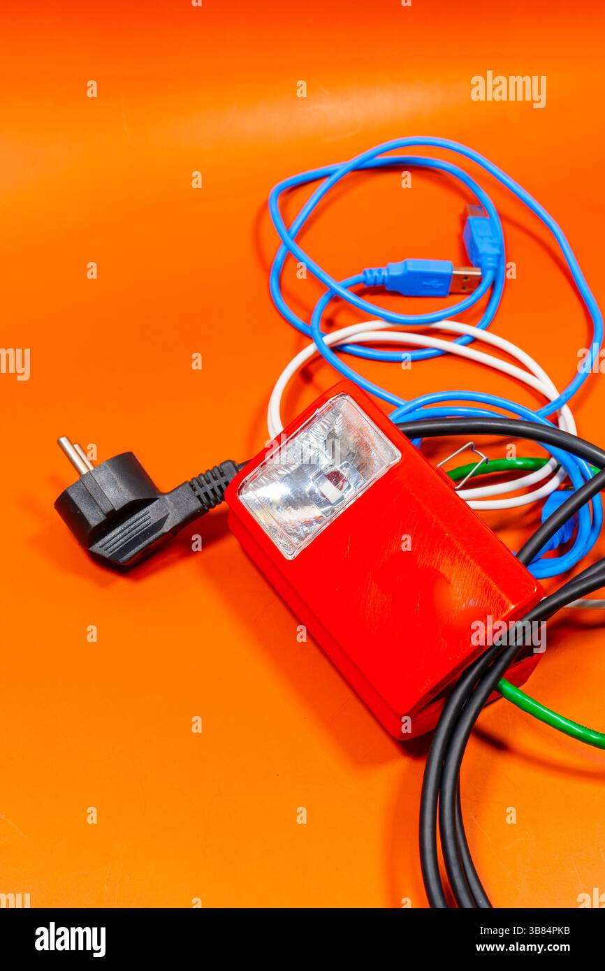 Computer many cables data center hi-res stock photography and images ...