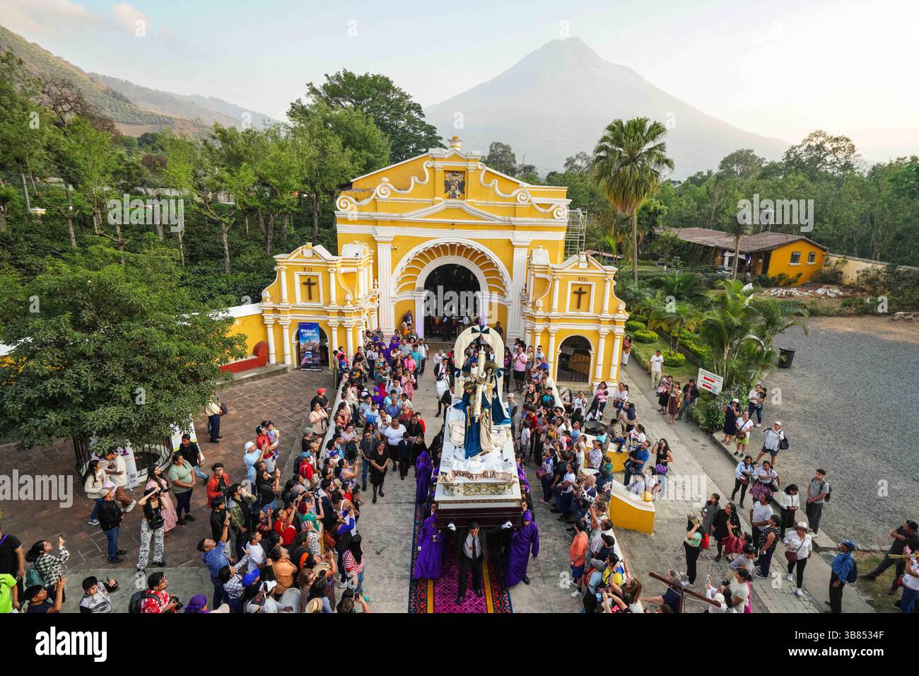 March 26, 2024, Antigua, Guatemala: Catholic penitents carry the the ...
