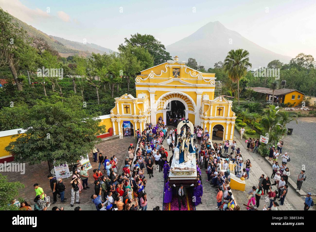 March 26, 2024, Antigua, Guatemala: Catholic penitents carry the the ...