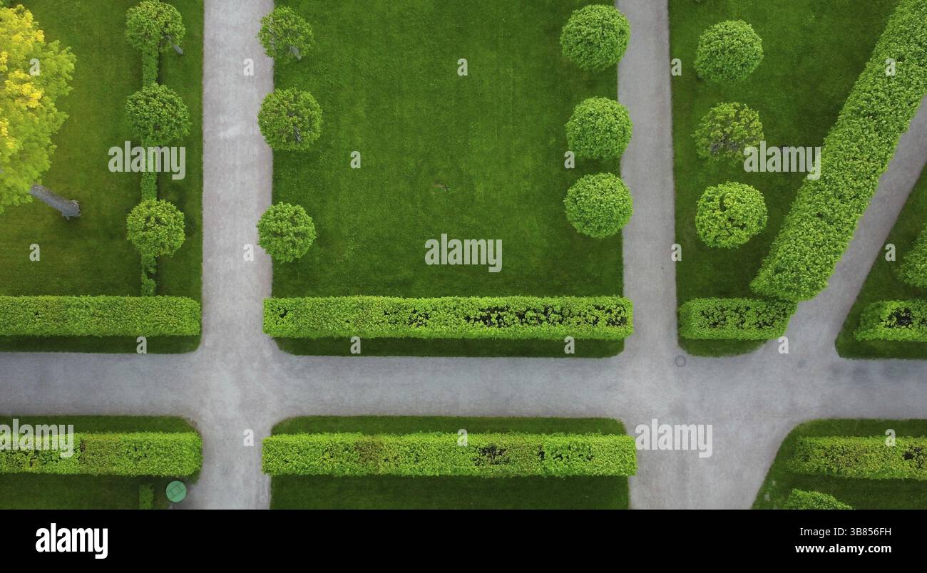 Evening walk in Catherine Park and a bird's eye view Stock Photo - Alamy